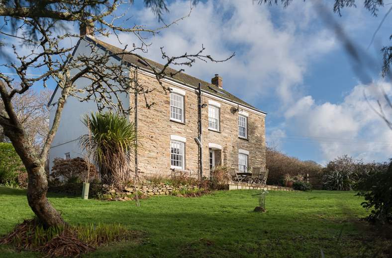 Big Holiday Homes | 300 Large Holiday Cottages