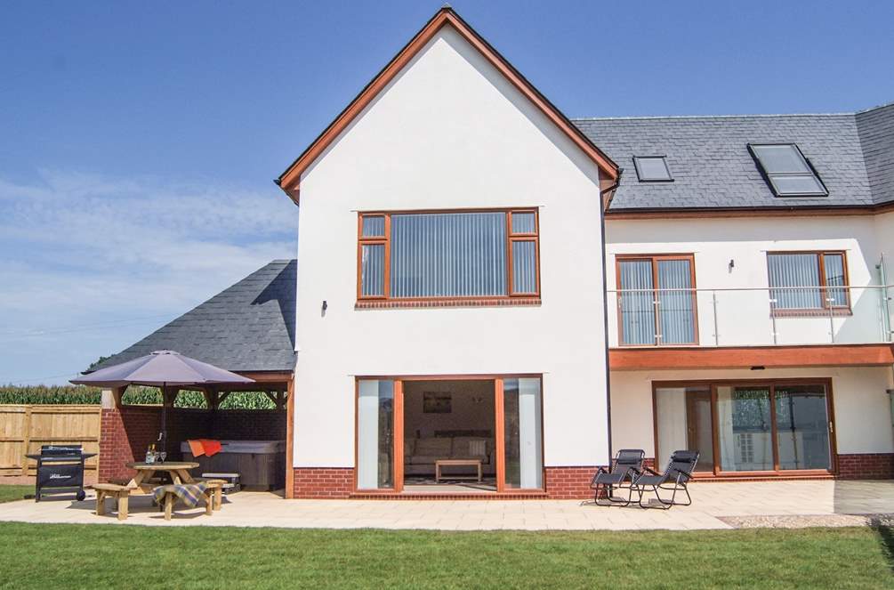 Big Holiday Homes in Devon | 61 Large Holiday Cottages in Devon