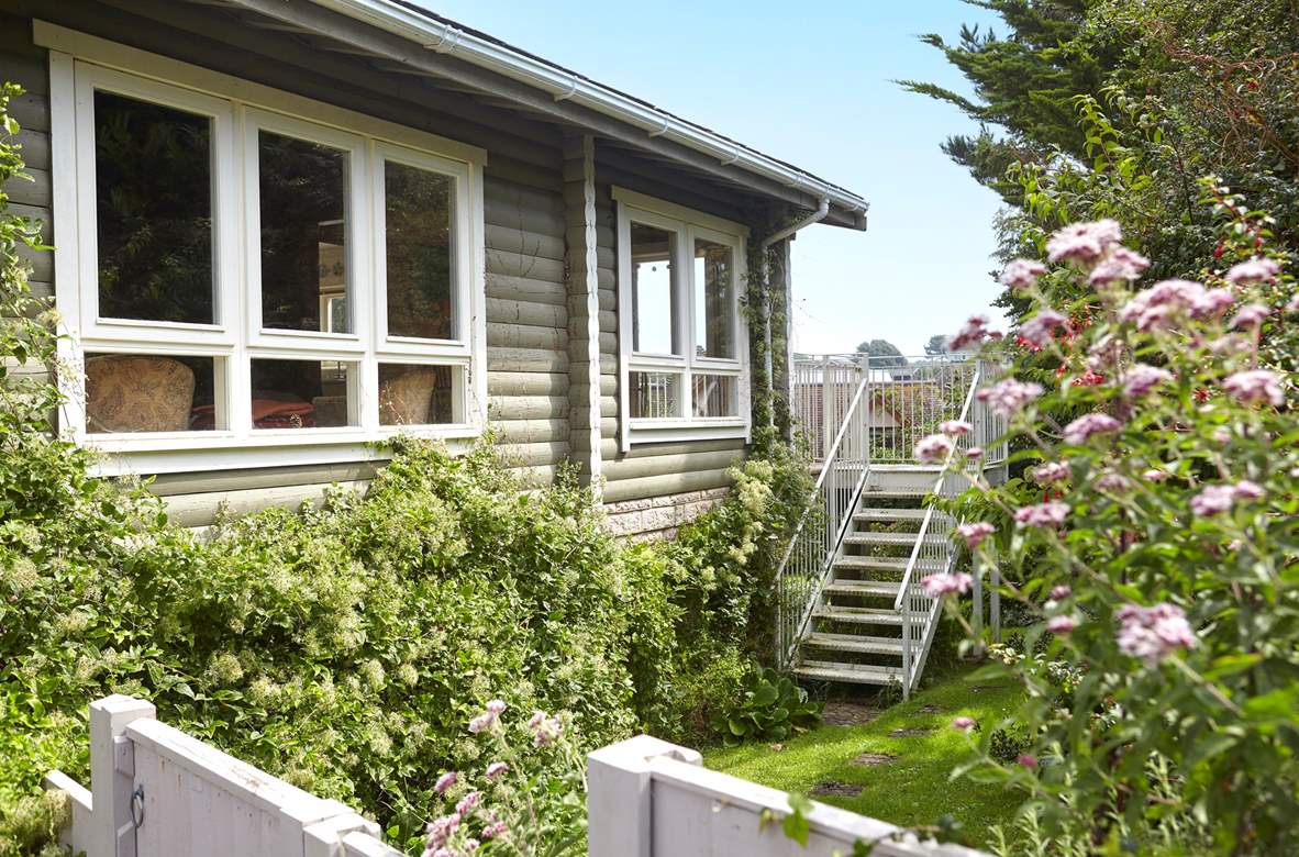 Big Holiday Homes on the Isle of Wight | 39 Large Holiday Cottages on ...