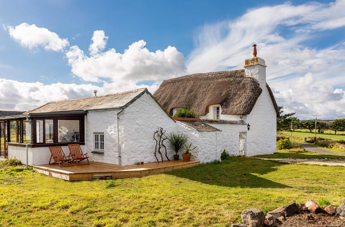 Luxury Thatched Holiday Cottages in Cornwall