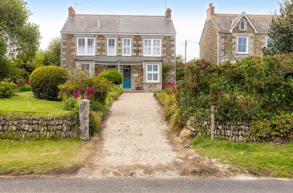 Gunwalloe Cottages | 59 Self Catering Cottages in Gunwalloe