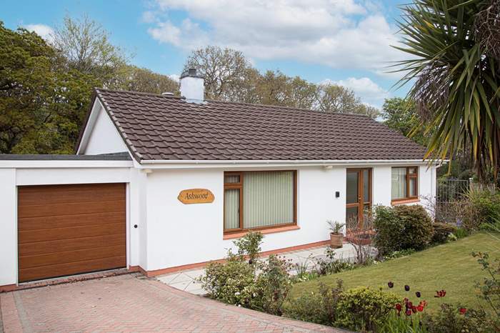 The Trelowarren Arms - The Classic Guide