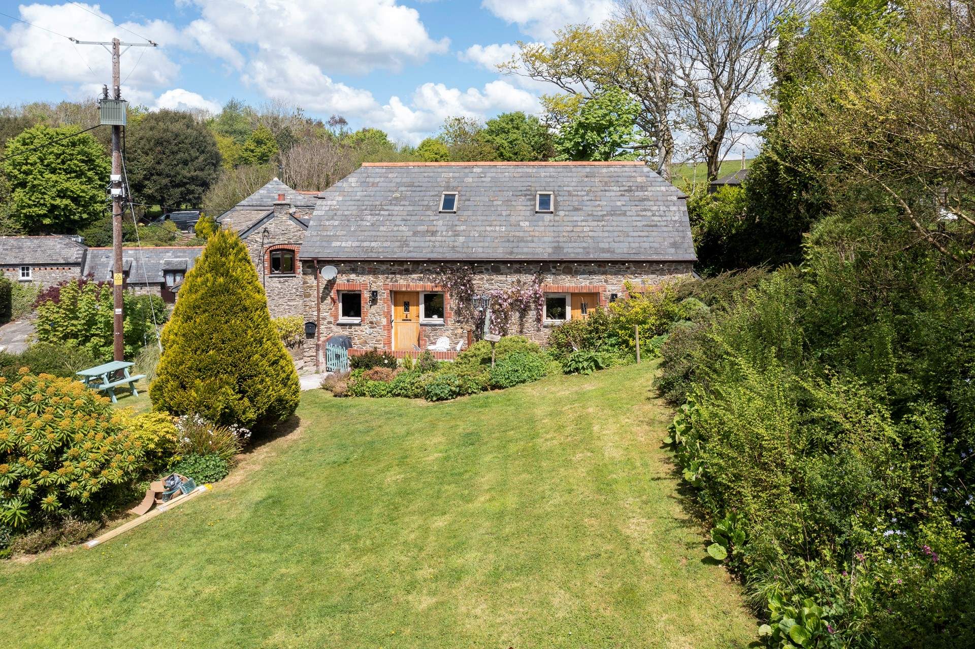Bumblebee Cottage, Holiday Cottage Description - Classic Cottages