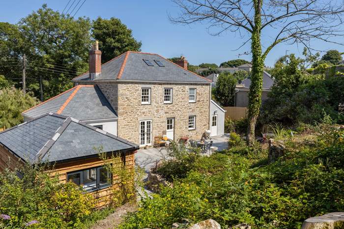 The New Inn Mabe Burnthouse - The Classic Guide