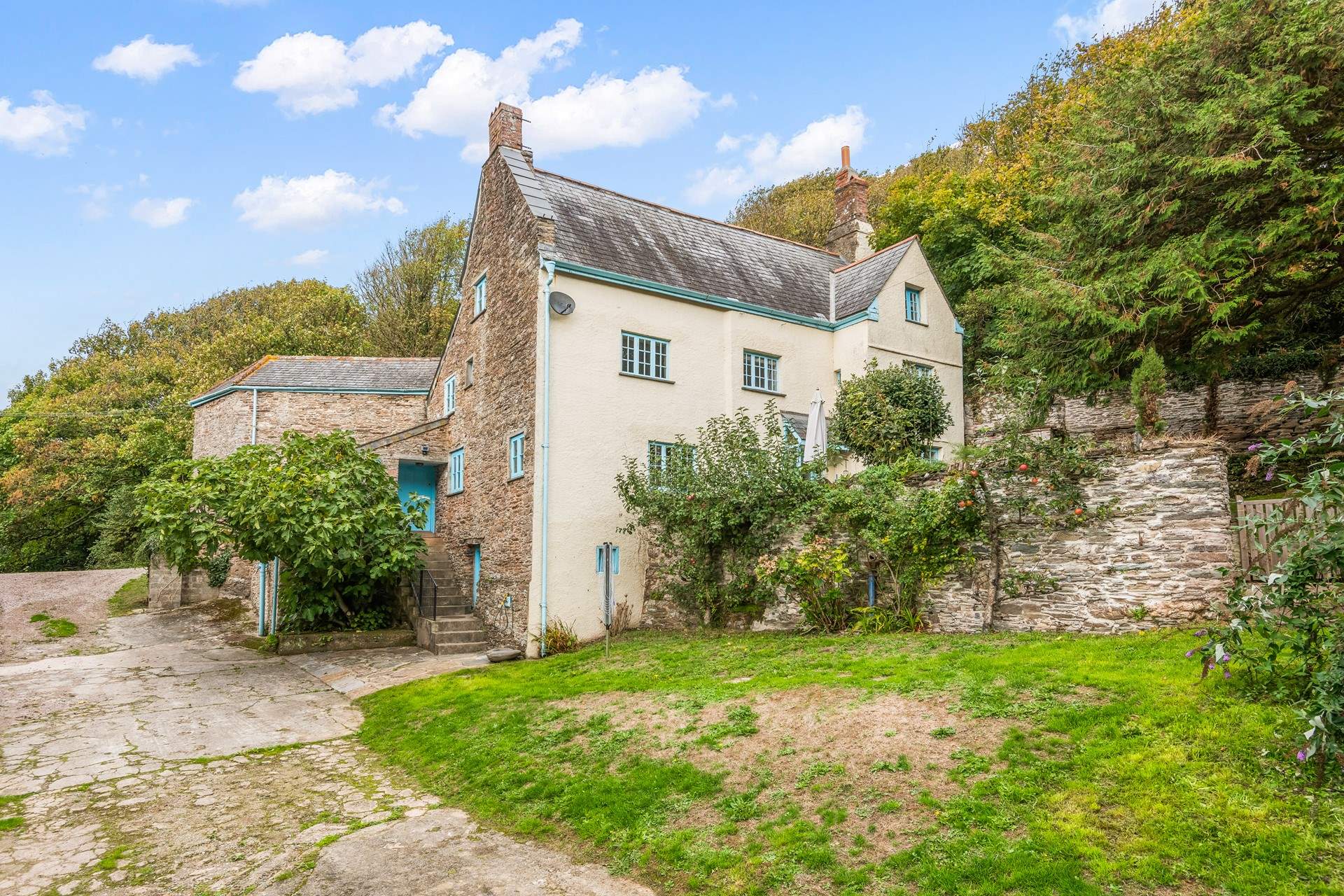 Lower Manor Farm, Holiday Cottage Description - Classic Cottages
