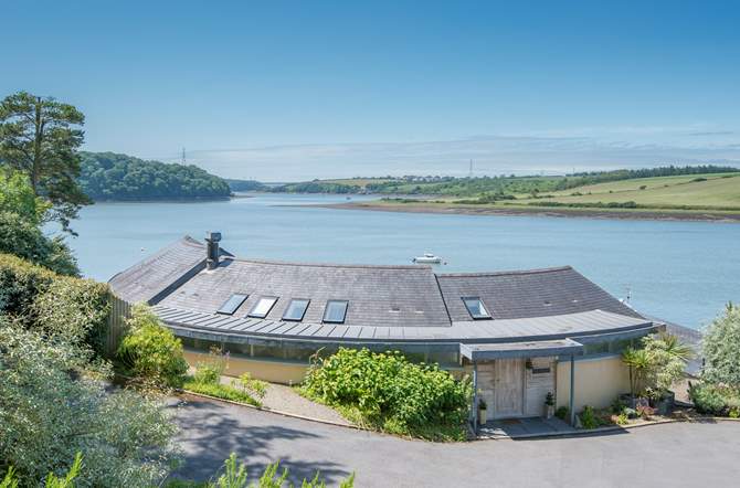 Holiday Cottages with a Swimming Pool | Classic Cottages