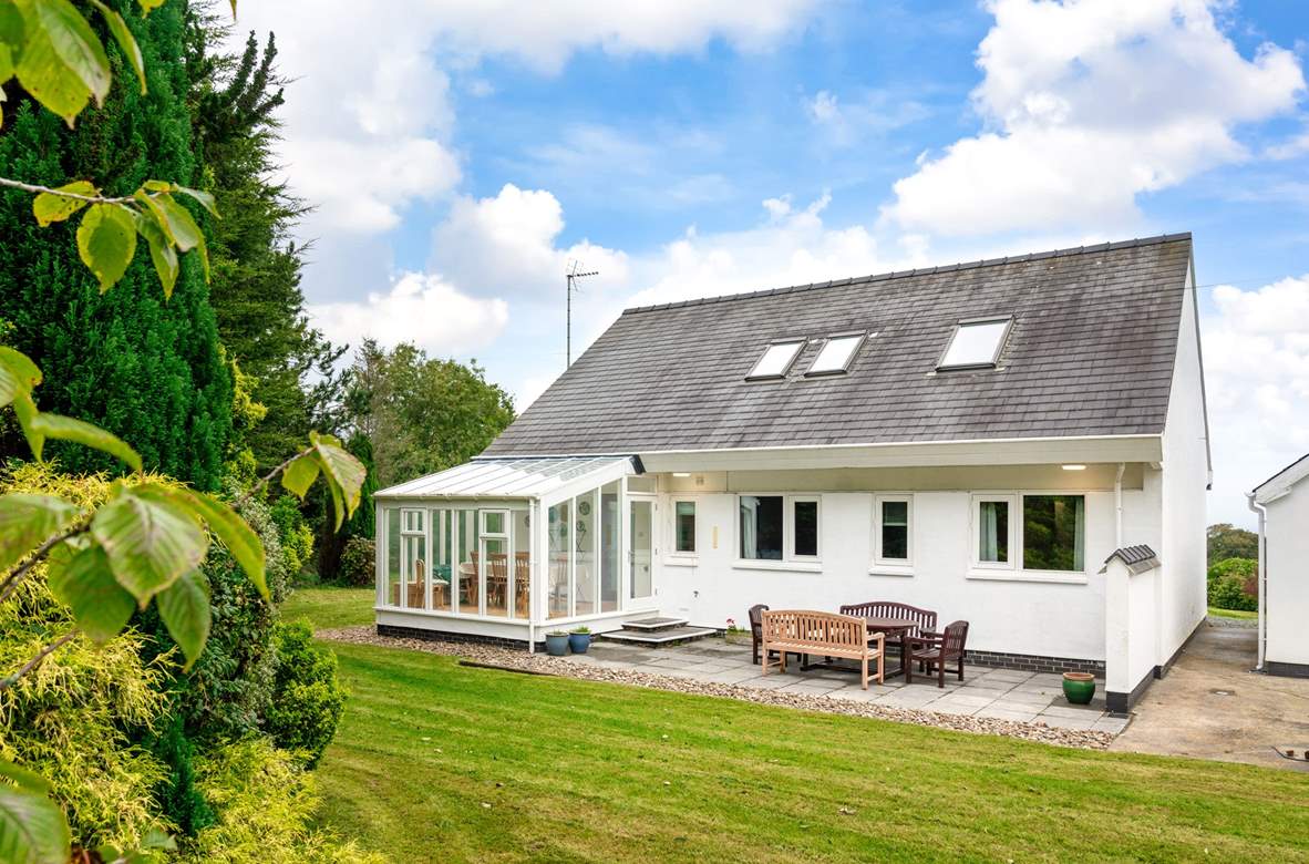 Dog Friendly Cottages | 750 Self Catering Pet Friendly Cottages