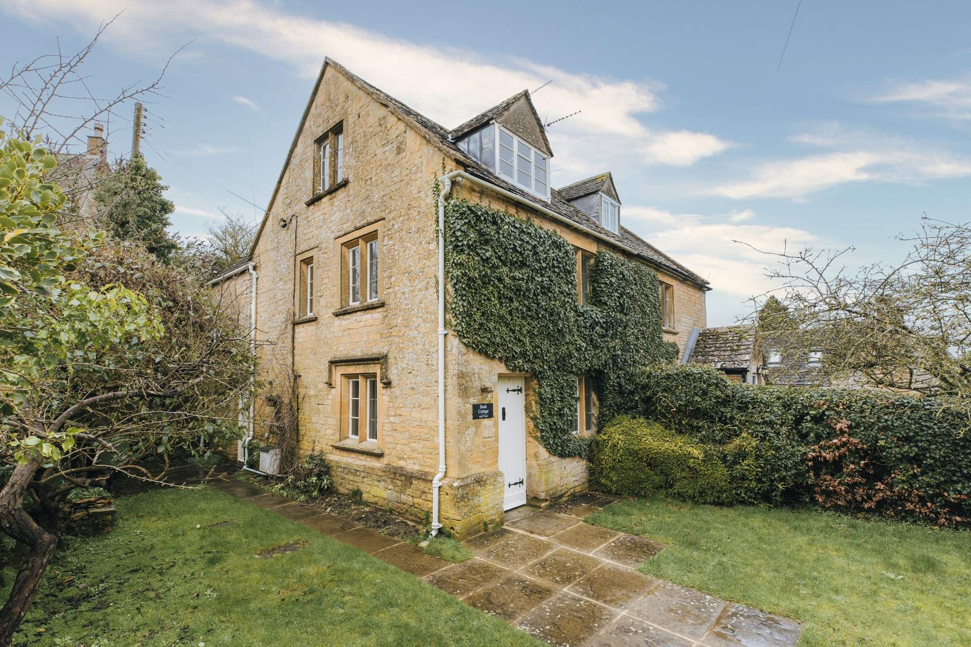 Bank Cottage, Holiday Cottage in Moreton-in-Marsh | Gloucestershire