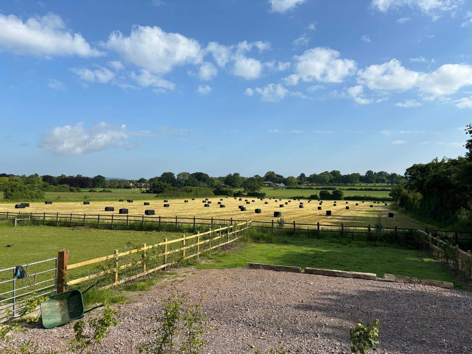 Beacon Hill Barn, Holiday Cottage in Midhurst | West Sussex