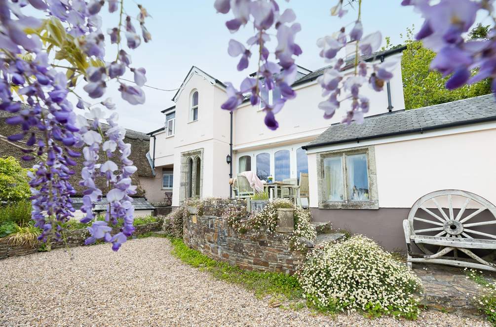 Cottages with Sea Views | Stunning Homes with Views Over the Sea
