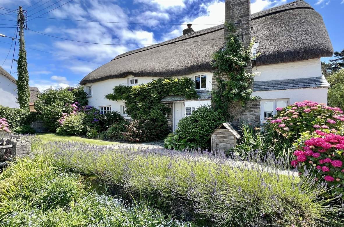 Devon Cottages Sleeping 10 | Self Catering Cottages For 10 in Devon